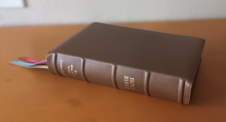 The NKJV Single Column Reference Bible, Premiere Edition, Thomas Nelson ...